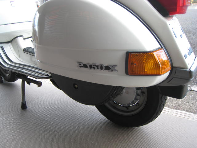 VESPA P150X | Escape Bike
